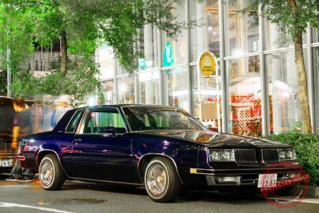 BUICK REGAL lowrider purple color at Minatomirai - JAP SPIRIT