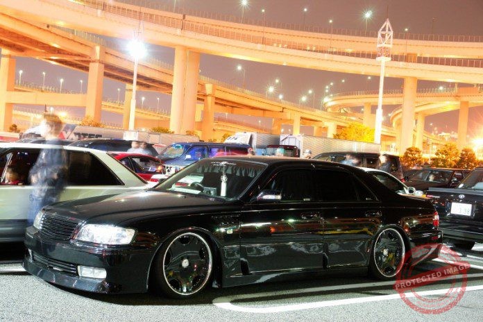 NISSAN CIMA Y33 Black VIP style at Daikoku PA - JAP SPIRIT