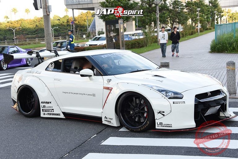 Stancenation 2016 Nissan GT-R LB works fender white body at odaiba ...