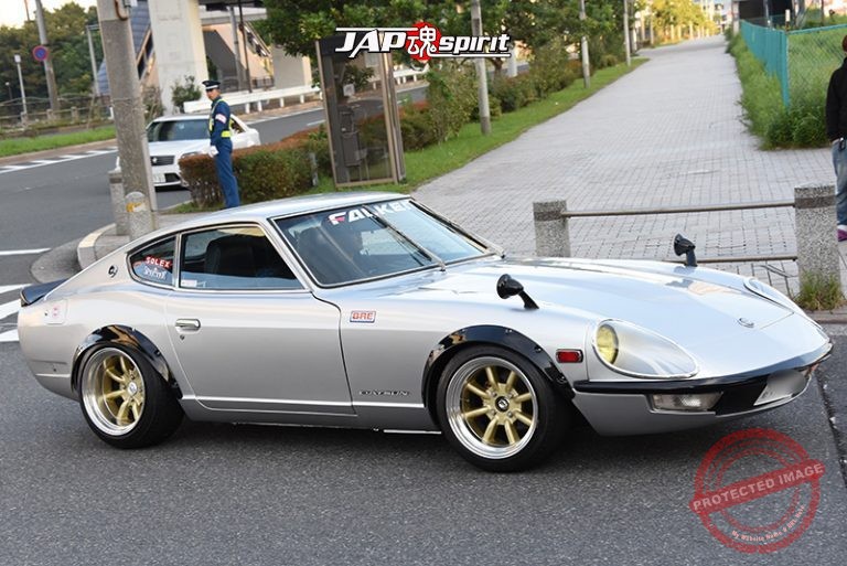 Stancenation 2016 Nissan fairlady Z S30 over fender silver body at ...