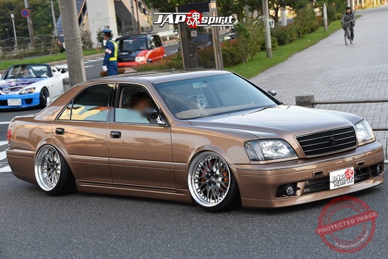 Stancenation 2016 Toyota Crown S17 Hellaflush VIP over fender tsuraichi ...