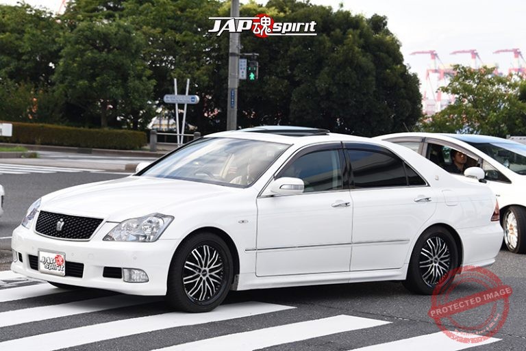 Stancenation 2016 Toyota Crown S18 white body at odaiba - JAP SPIRIT