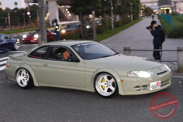 Stancenation 2016 Toyota Soarer JZZ3 hellaflush over fender Khaki body ...
