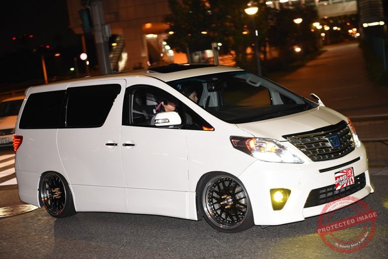 Stancenation 2016 Toyota VELLFIRE white body at odaiba - JAP SPIRIT