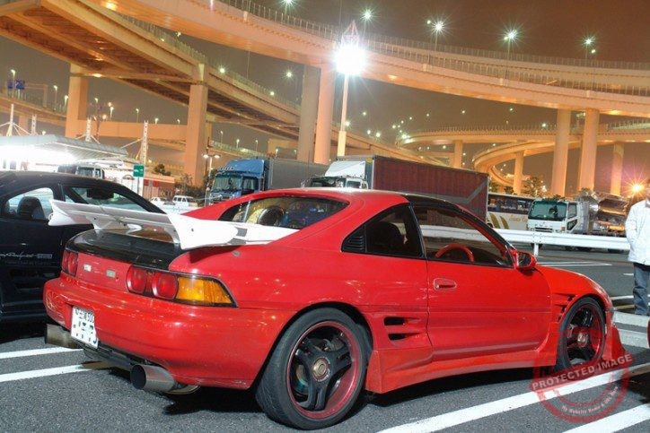 TOYOTA MR2 SW20 Hashiriya style red color white GT wing at Daikoku PA ...