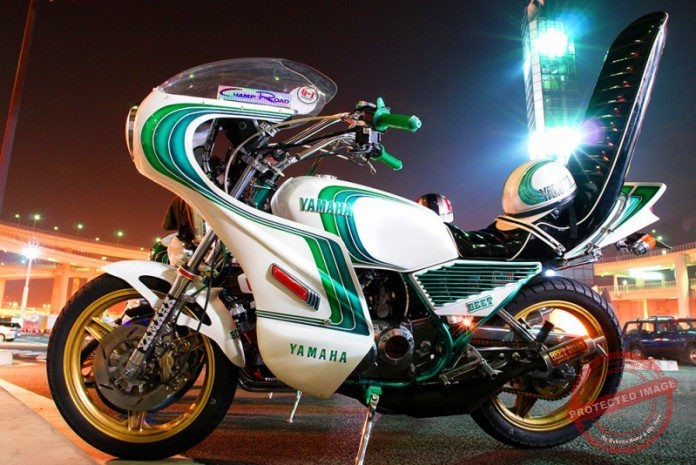 YAMAHA RZ250 Kyushakai rocket cowl Sandan sheet white & emerald green ...