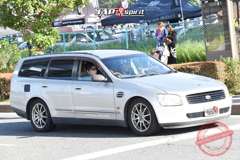 Stancenation 2016 Nissan Infiniti stagea wagon silver body at odaiba ...